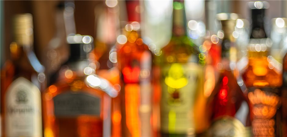 Mehrheit für Alkohol-Werbeverbot und höheres Mindestabgabealter