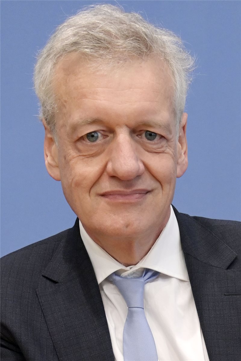 Cichutek, Gerlach, Schmidt-Chanasit: Das hat uns die Corona-Pandemie ...