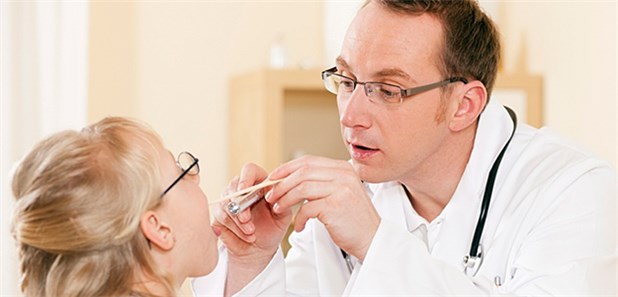 Mandeln Und Adenoide Entfernt