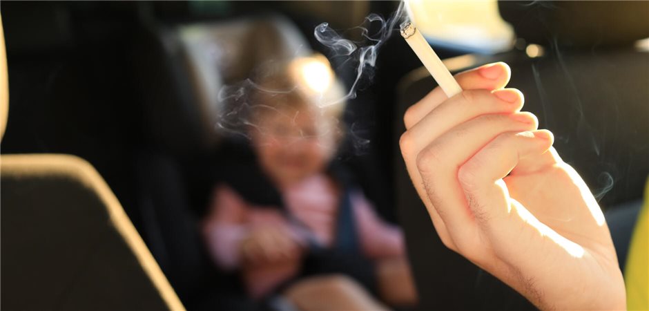 Pädiater und Pädagogen kritisieren Aus für Auto-Rauchverbot scharf